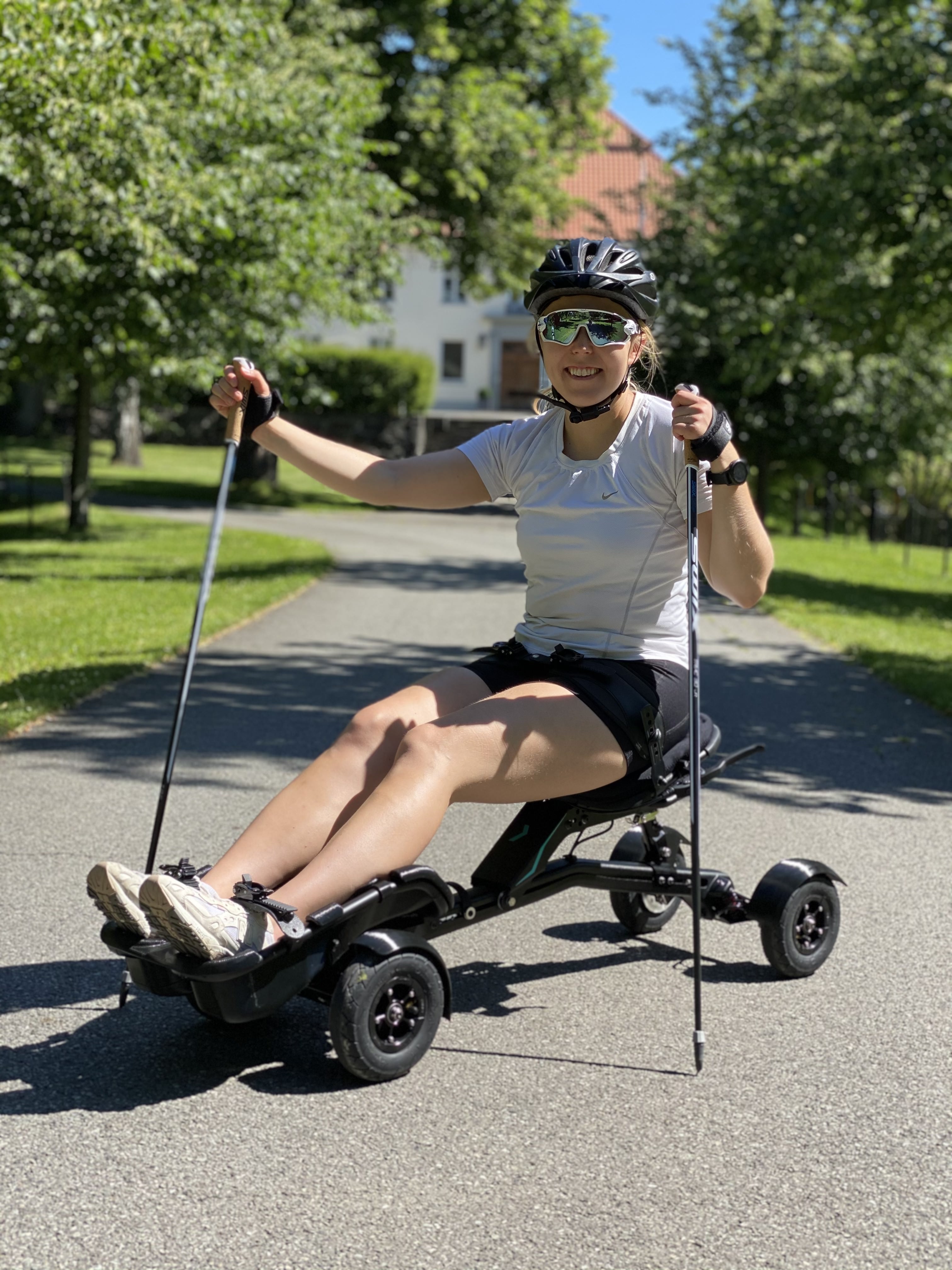 Hjelpemiddeldatabasen - Spike (sittende) - piggekjelke for barmark fra ...