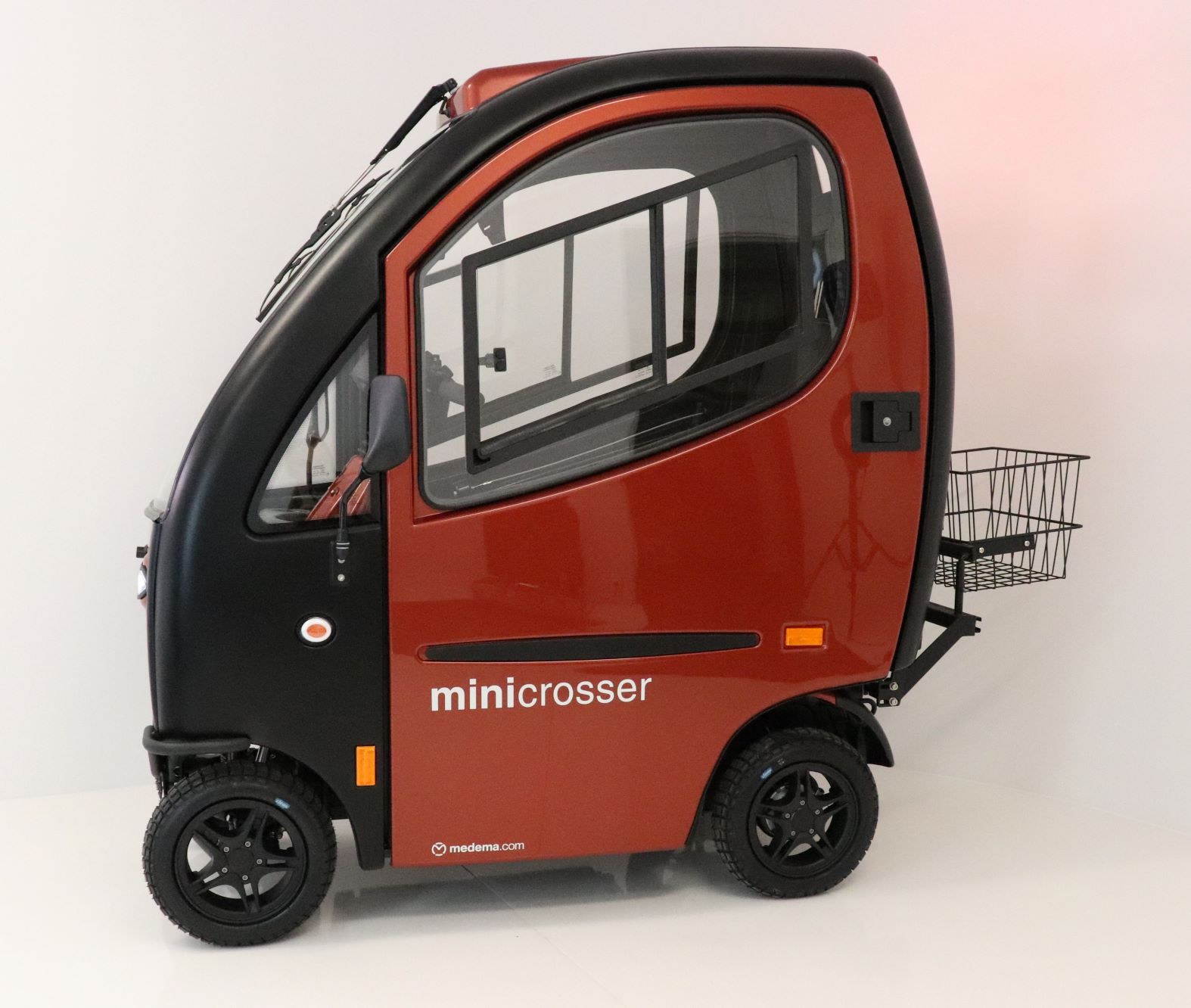 Hjelpemiddeldatabasen - Minicrosser X2 kabin 4W 15 km/t fra Medema Norge AS